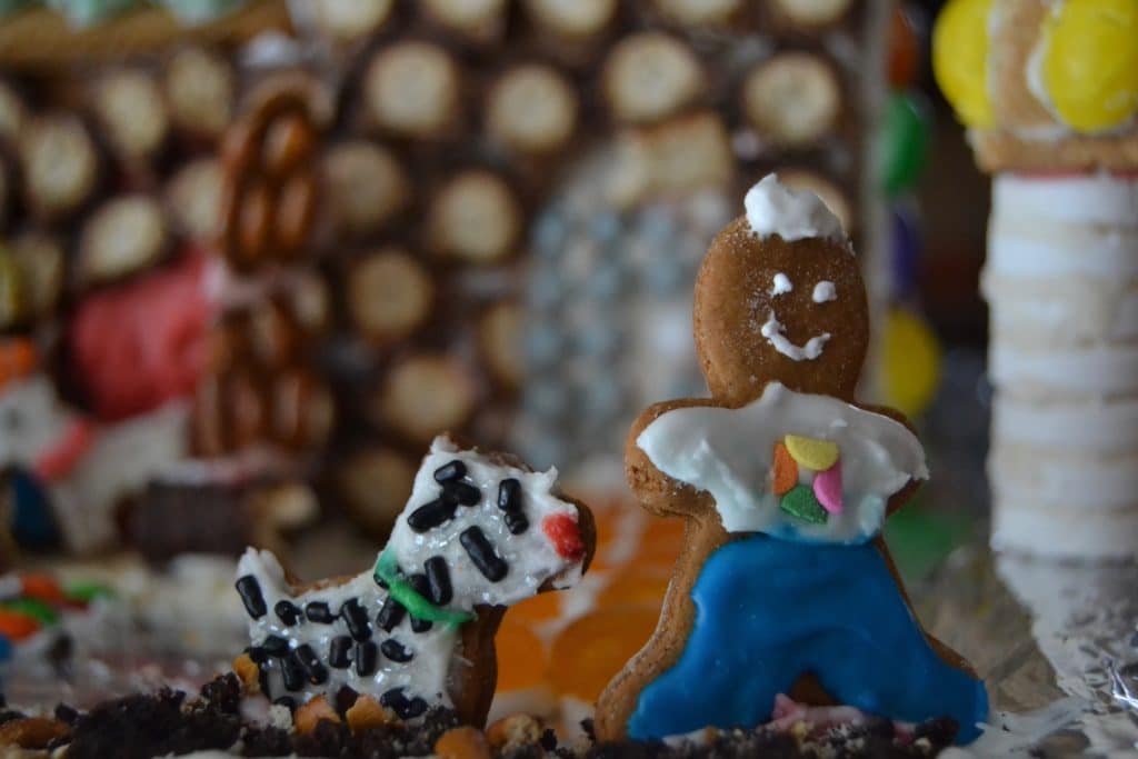 How We Made a Gingerbread Farm - Souly Rested