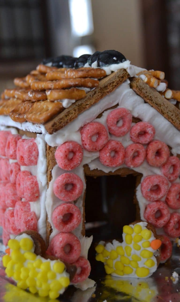 How We Made a Gingerbread Farm - Souly Rested