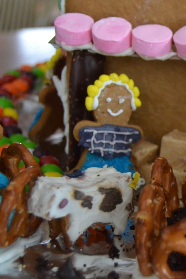 How We Made a Gingerbread Farm - Souly Rested